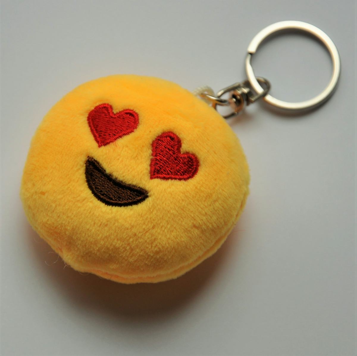Emojinyckelring med hjärtformade ögon - Emojisar
